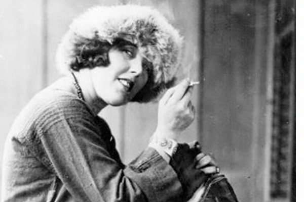 Seis poemas de Louise Bryant por primera vez en español|Aullido